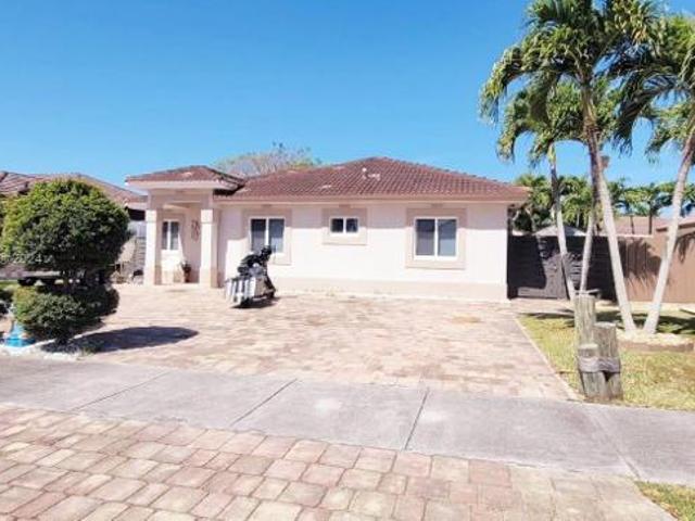 706 SE 14th Pl, Homestead, FL 33033