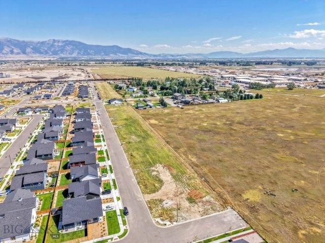706 Spaniel Ln, Belgrade, MT 59714