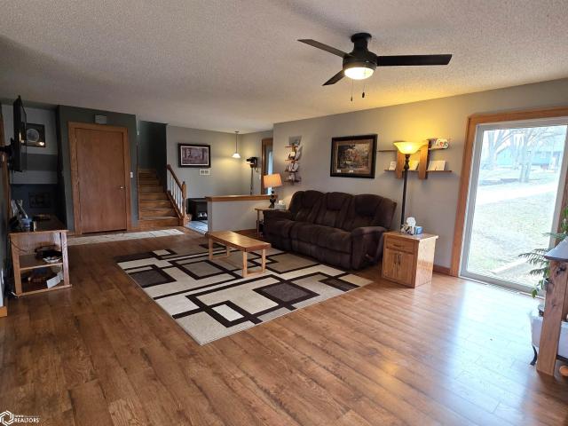 706 Sunset Court
