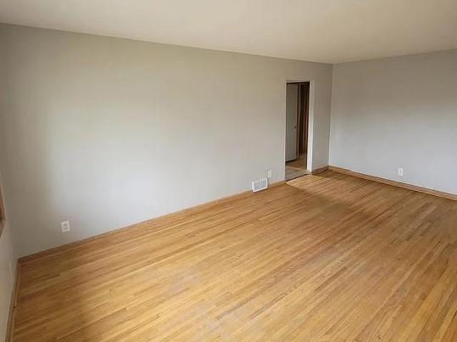 706 Robinwood Lane