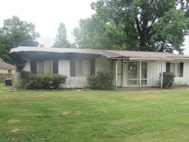 706 Redwood Dr, Forrest City, AR 72335