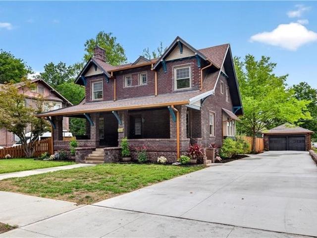 706 W 8th St, Pittsburg, KS 66762