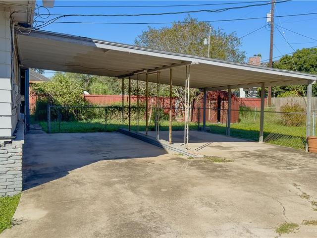 706 W 10th Street