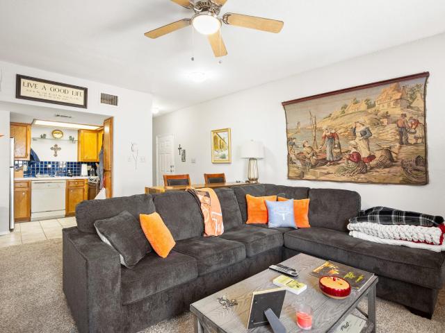 706 W 22nd St # 206