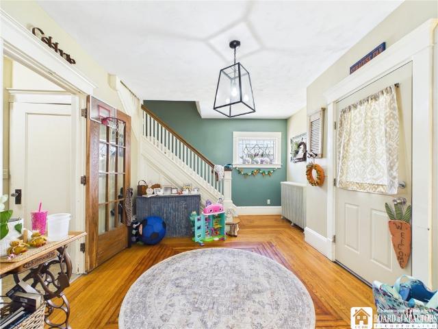 706 W Henley Street