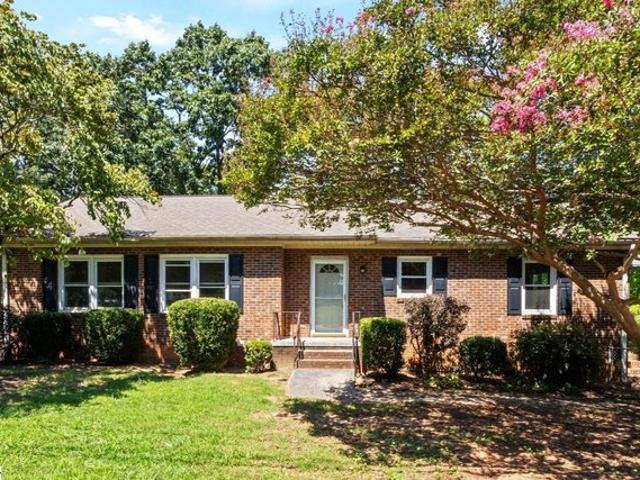 706 W Lee Rd, Taylors, SC 29687