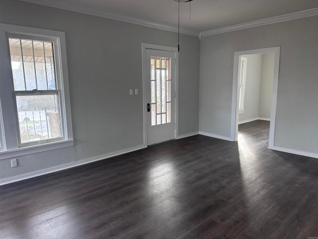 706 W Main