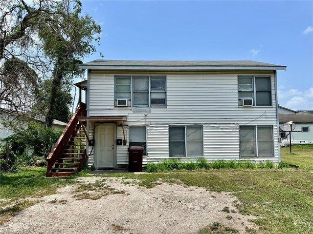 706 W Nettie Ave, Kingsville, TX 78363