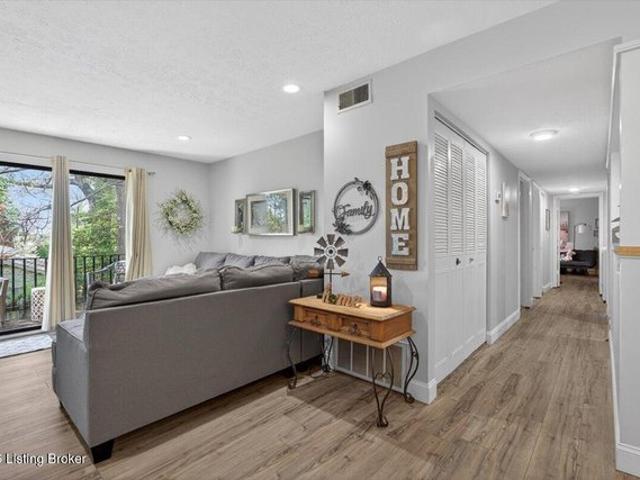 7074 Wildwood Cir Apt 165, Louisville, KY 40291