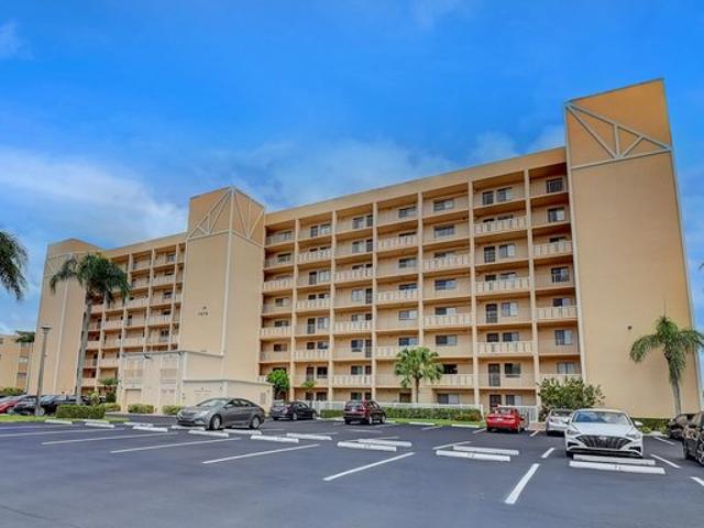 7076 Huntington Ln Apt 802, Delray Beach, FL 33446