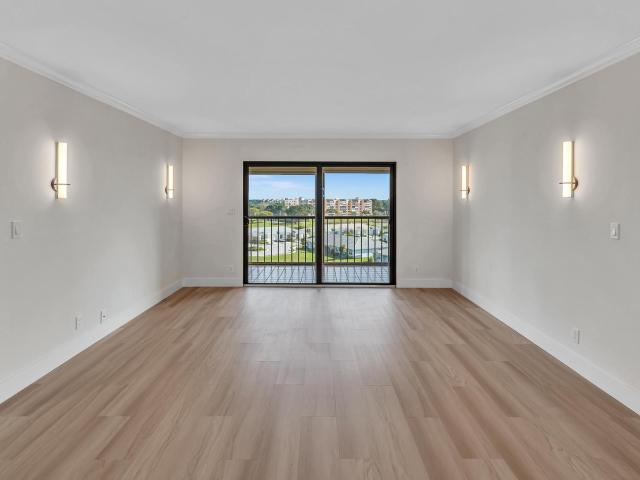 7076 Huntington Ln, Unit 803, Delray Beach, FL 33446 | MLS #R11160 | Compass
