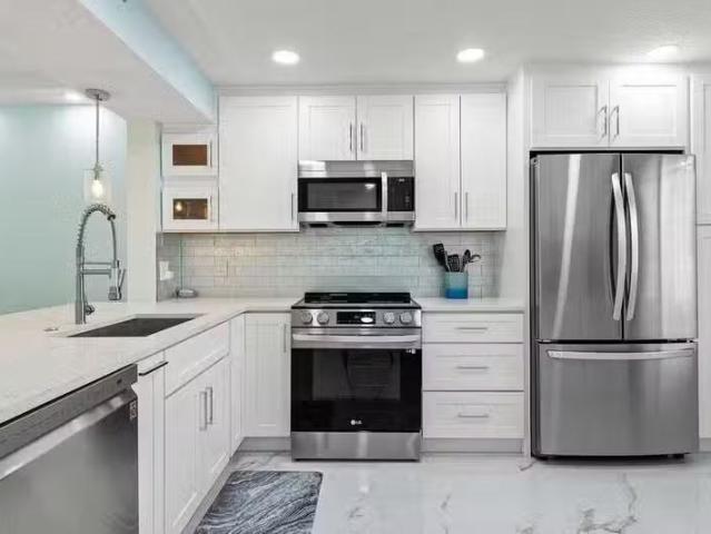 7076 Huntington Ln, Unit 207, Delray Beach, FL 33446 MLS #RX.