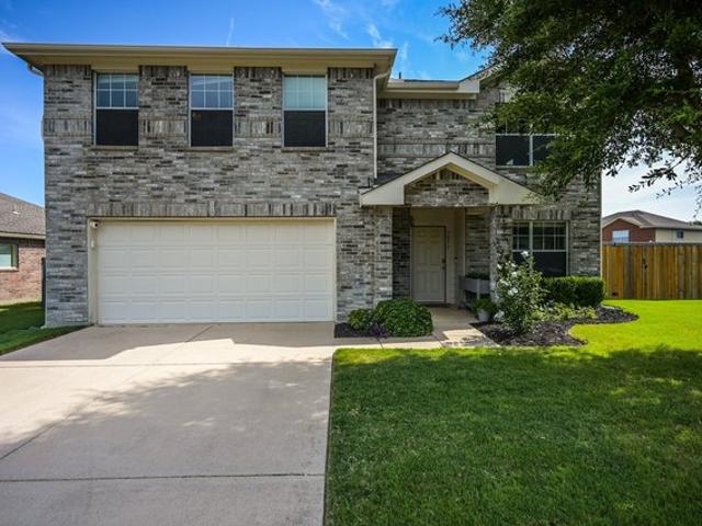7077 Seton Hall Dr, Fort Worth, TX 76120