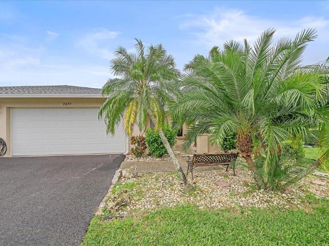 7077 W Country Club Dr N, Sarasota, FL 34243 | MLS #A4664 | Compass