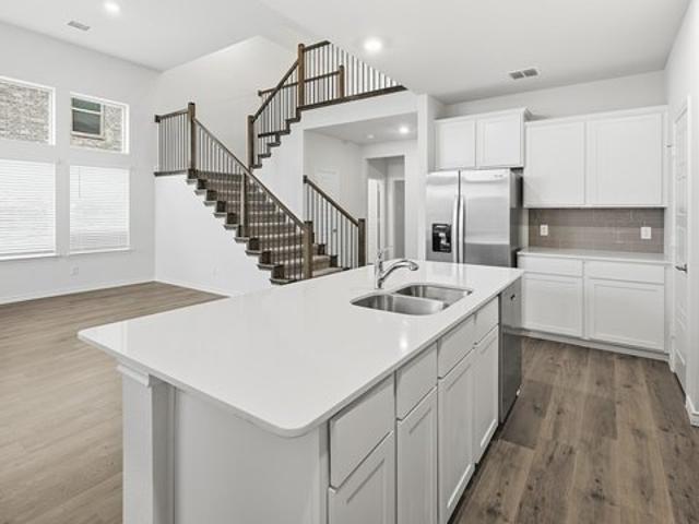 7078 Lake Cabin Ln, Garland, TX 75043