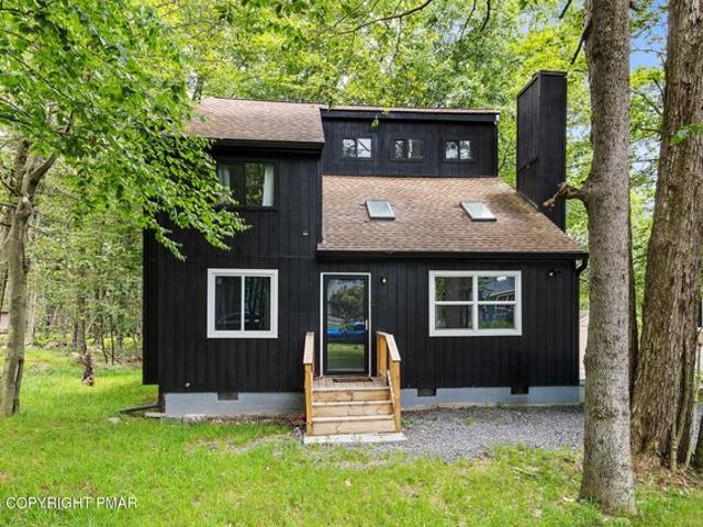 7079 Boulder Ct, Tobyhanna, PA 18466
