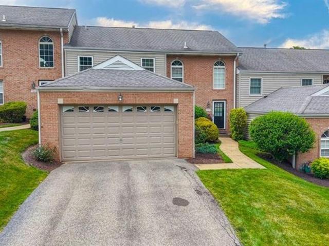7071 Clubview Dr, Bridgeville, PA 15017