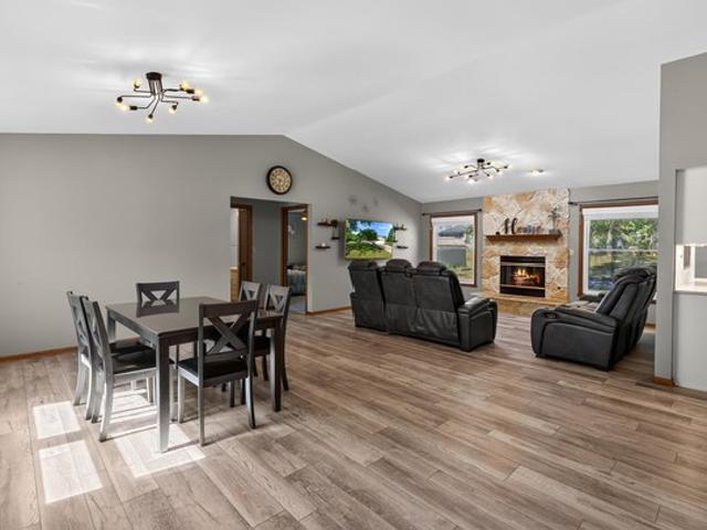 7071 S Cypress Ct, Franklin, WI 53132
