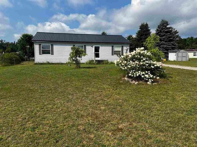 7072 North Ct, Alanson, MI 49706