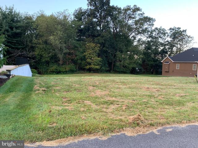 7073 Killarney Dr, Fayetteville, PA 17222 | MLS #PAFL2030 | Compass