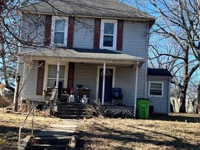 707 5th St, Baldwin City, KS 66006