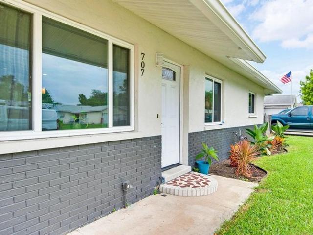 707 65th Avenue Dr W, Bradenton, FL 34207