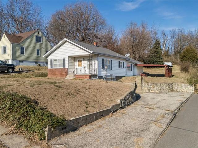 707 Court St, Joseph, MO 64504 | Compass