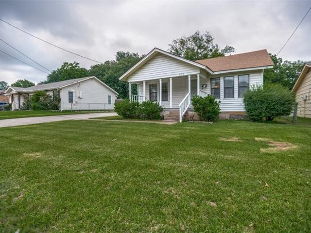 707 Cannon Dr, Euless, TX 76040