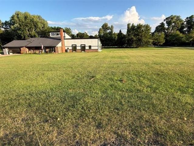 707 Cedar Springs Dr, Tuttle, OK 73089