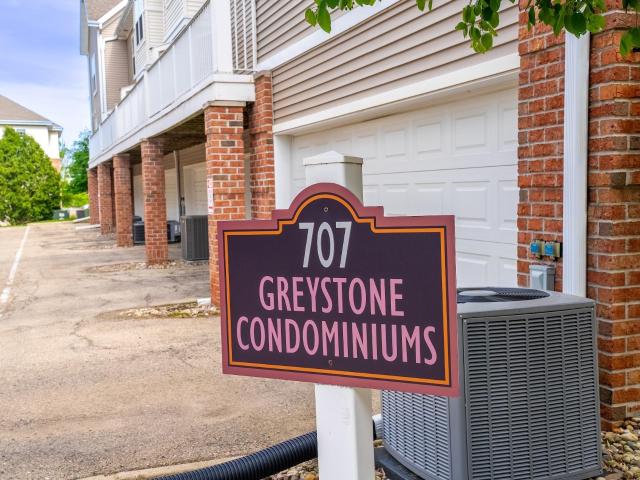 707 Cricket Ln, Unit 5, Middleton, WI 53562 | MLS #2016