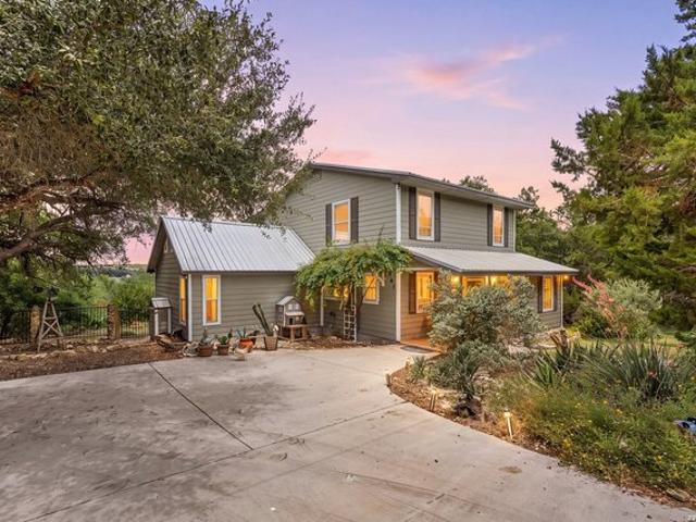 707 Appaloosa Dr, Fischer, TX 78623