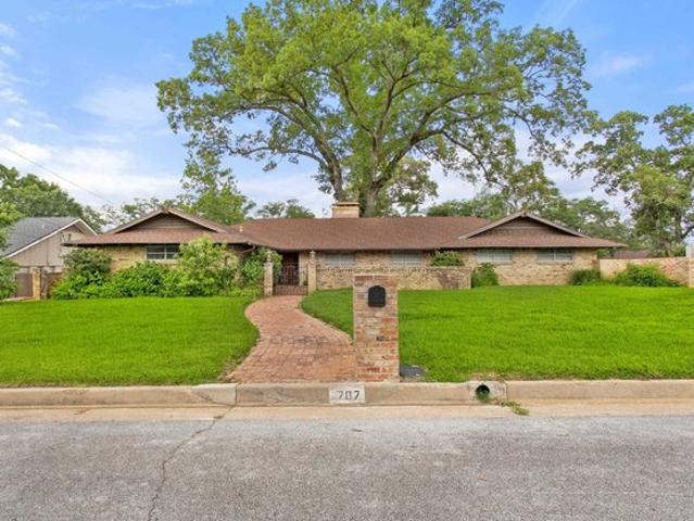 707 Barclay Dr, Tyler, TX 75703