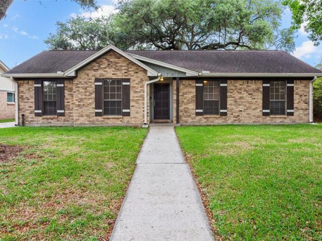 707 Briargrove Dr, Alvin, TX 77511