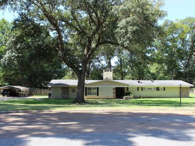 707 Browning Dr, Springhill, LA 71075