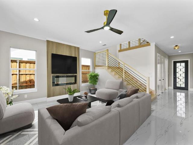 707 Buckalew St, Dallas, TX 75208 | MLS #21321