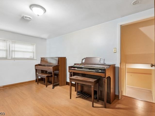 707 Gallows Hill Rd