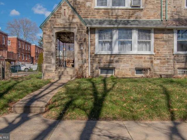 707 Glenview St, Philadelphia, PA 19111