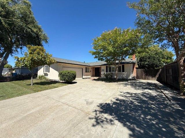 707 Granada Ln, Vacaville, CA 95688
