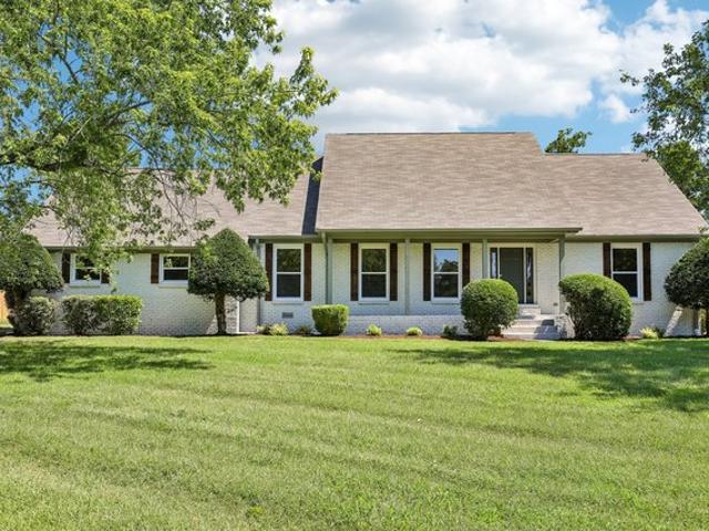 707 Davis Dr, Gallatin, TN 37066