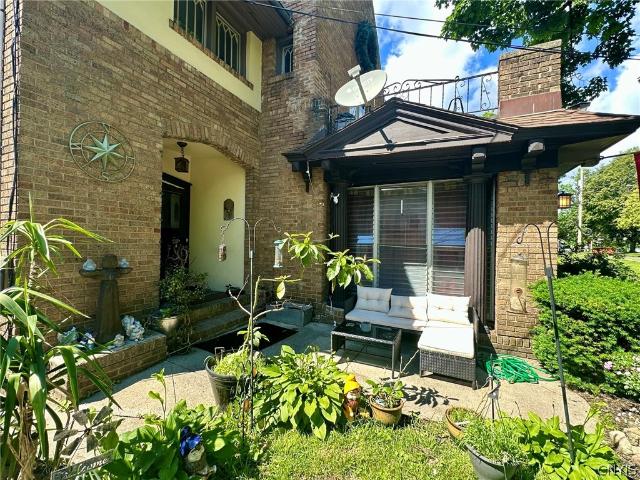 707 Danforth Street