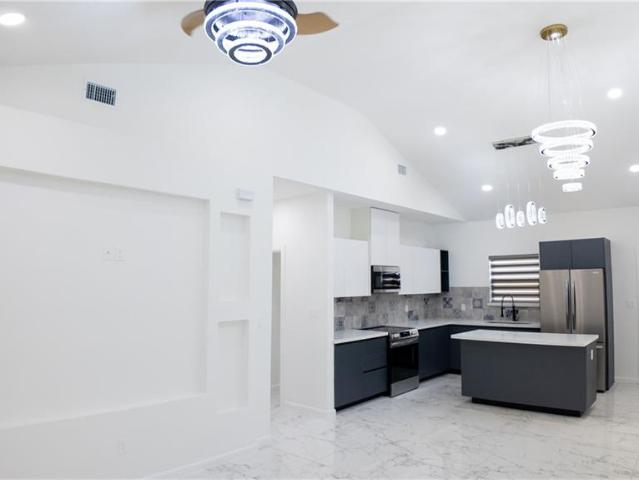 707 Deanne Drive