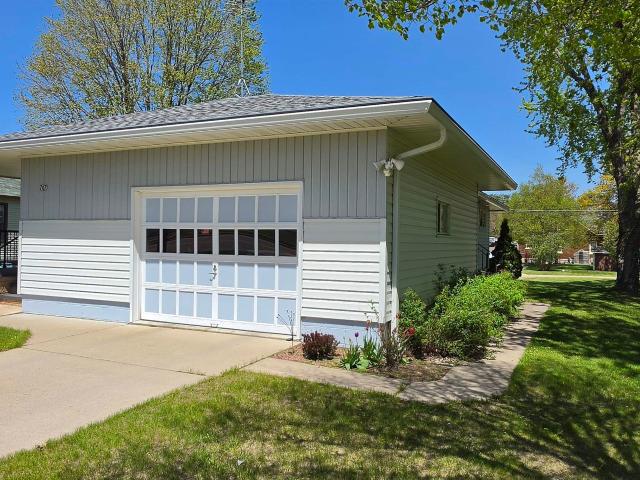 707 E 5TH Street