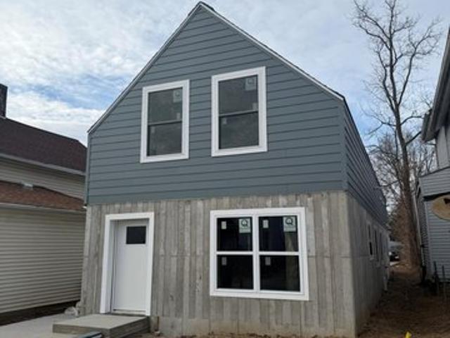 707 E 7th St, Muscatine, IA 52761