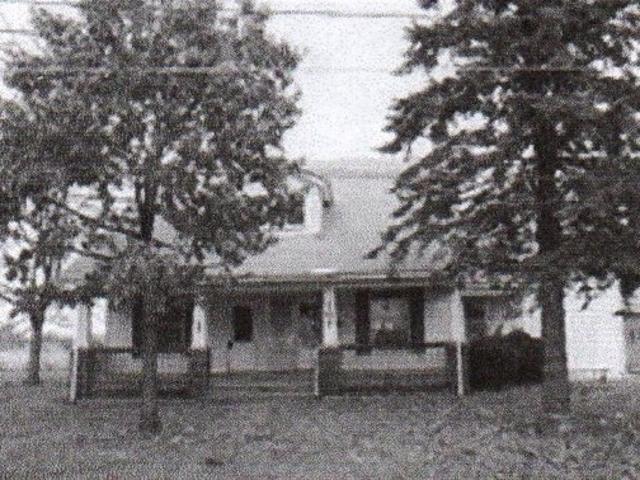 707 E Bartlett St, La Plata, MO 63549