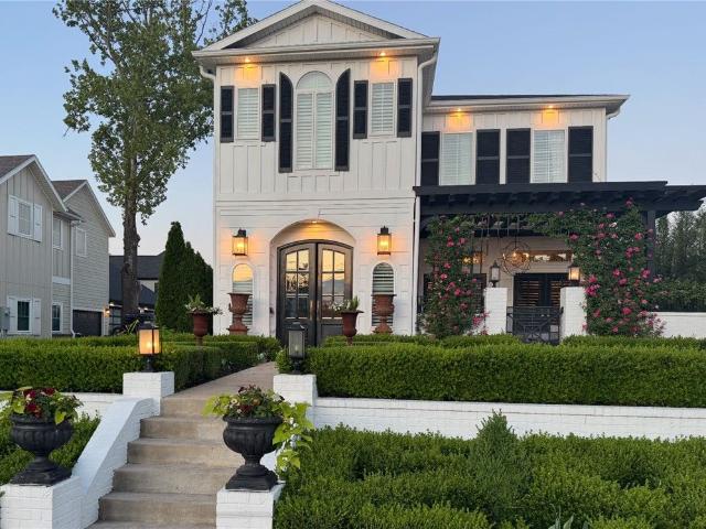 707 E Central Avenue, Bentonville, US, AR