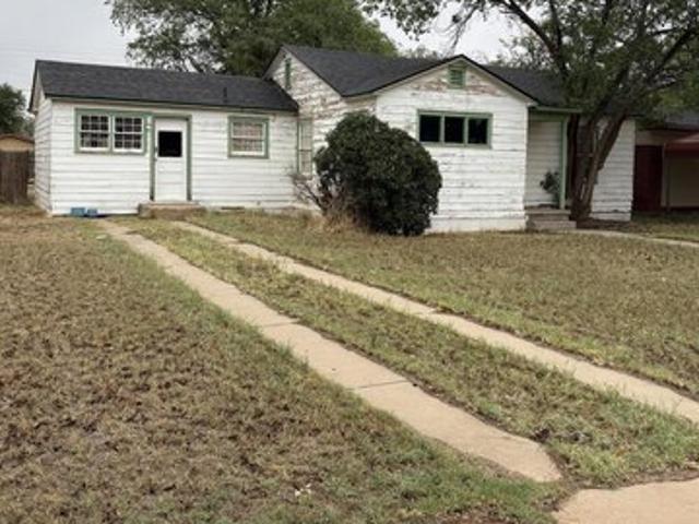 707 E Lake St, Brownfield, TX 79316