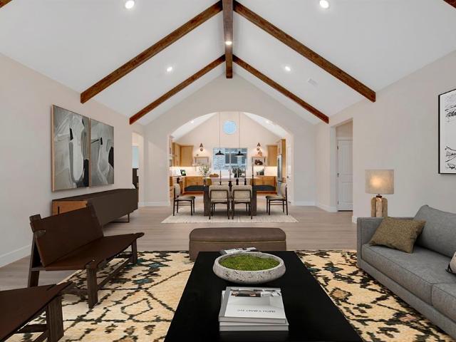 707 Emerald Heights