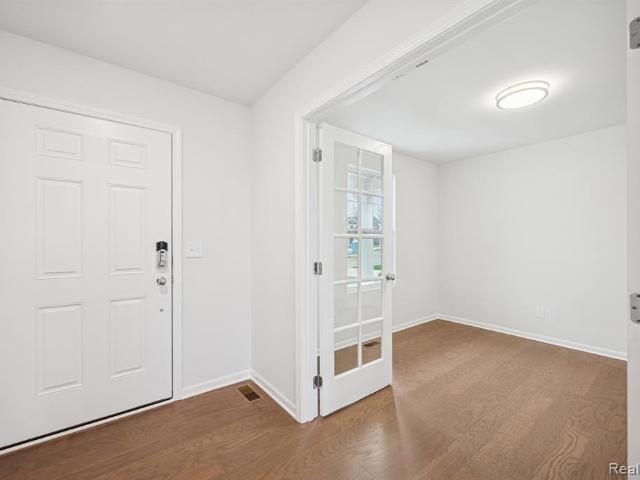 707 Knollwood Bend