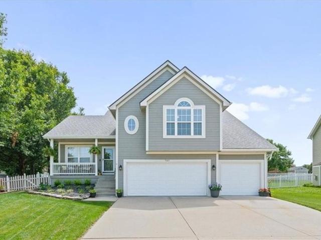 707 Joseph St, Liberty, MO 64068