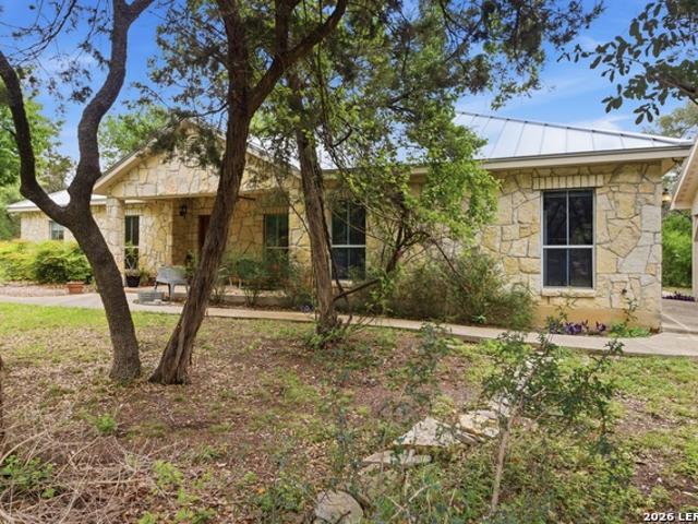 707 Oakridge Ln